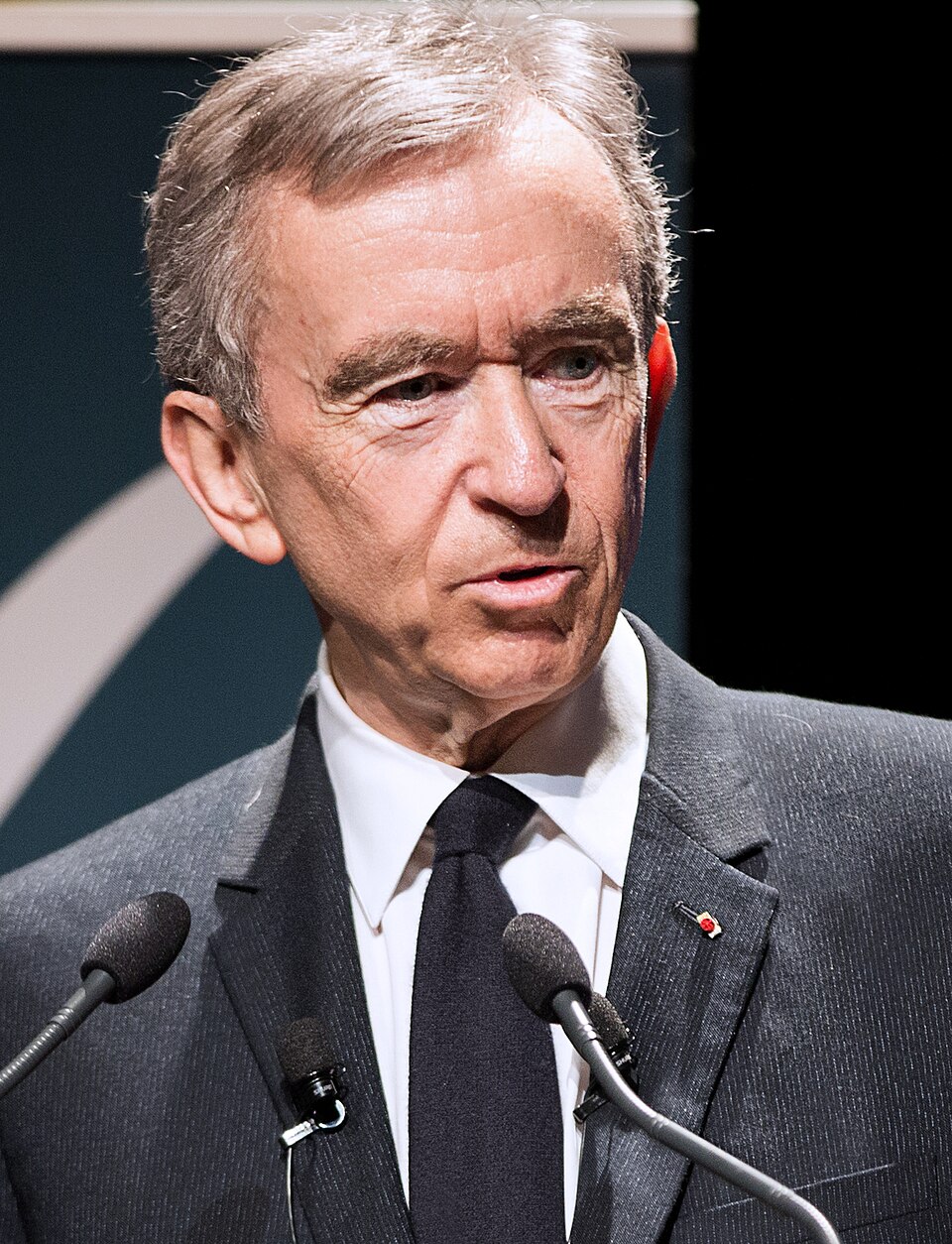 Bernard Arnault Net Worth 2026: The $200B Luxury Empire LVM